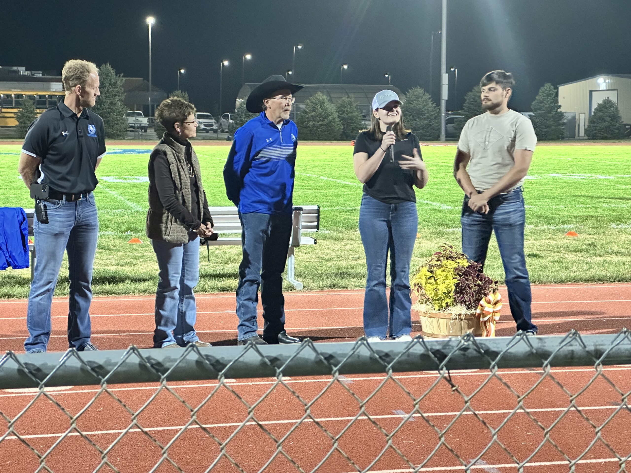 A New Hydroponics Unit At Centennial Public Schools : LivFarms